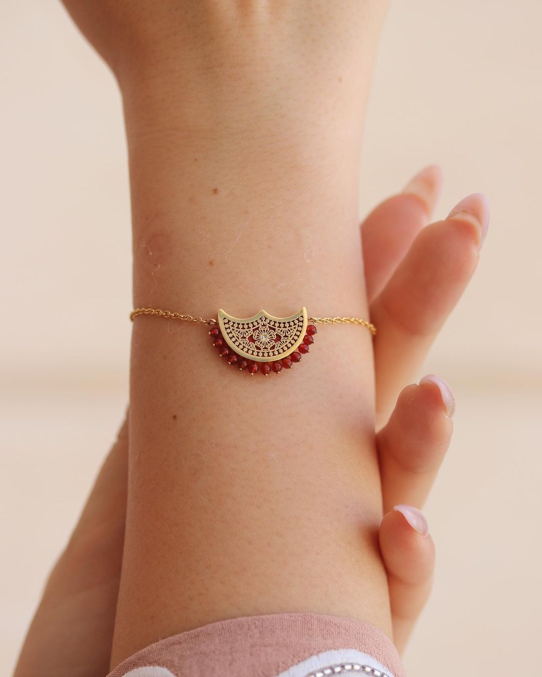 Raisa Gold Maroon Bracelet | Tektaak jewellery